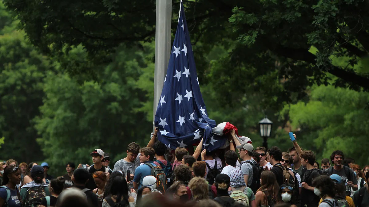New York Mayor Adams raises the American flag - The Punching Bag Post