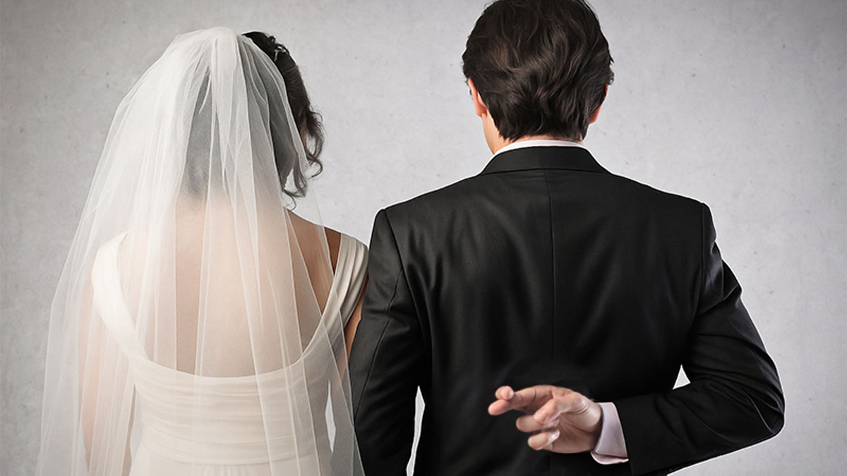 ICE Asks Americans to Report Marriage Fraud - The Punching Bag Post